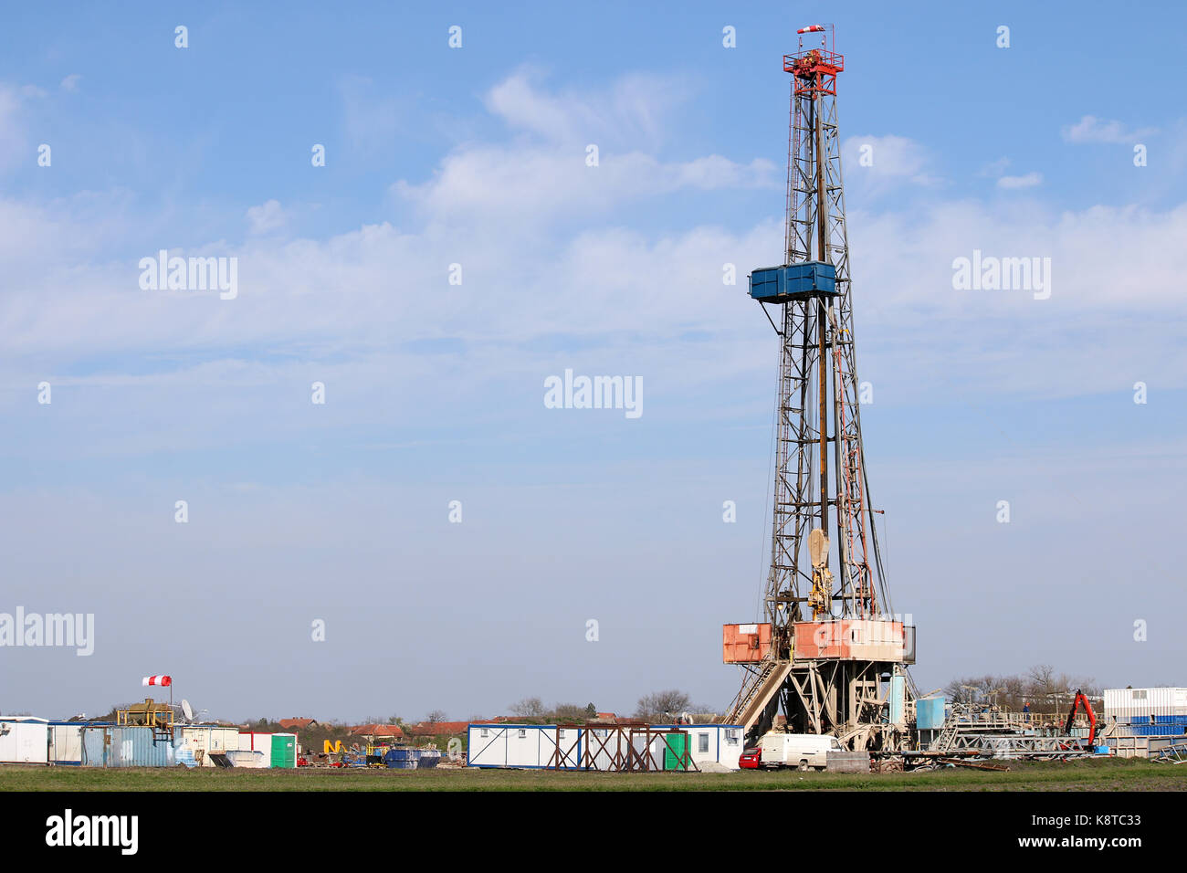 oil drilling rig on field Stock Photo - Alamy