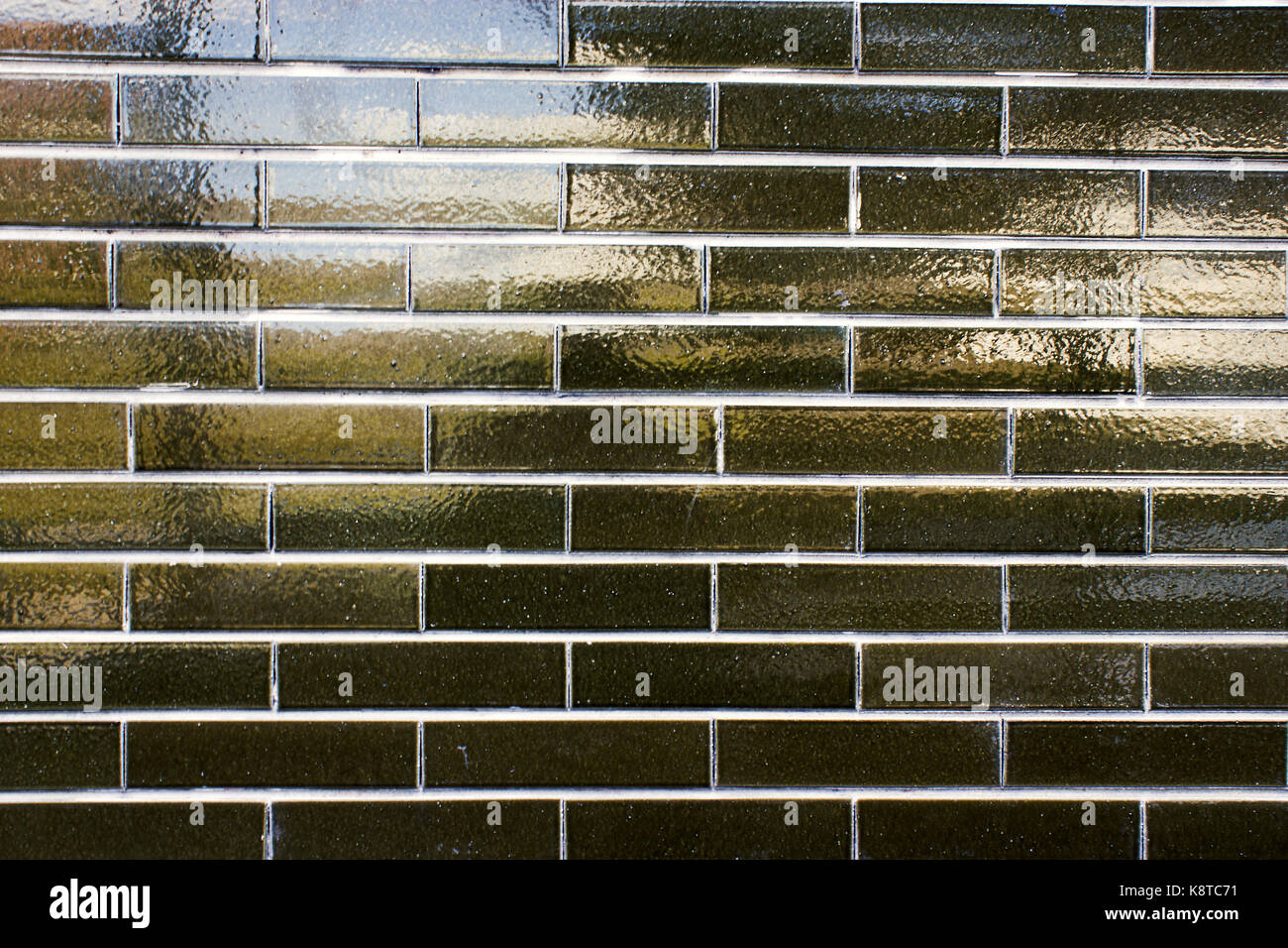 Shiny tiles texture hi-res stock photography and images - Alamy
