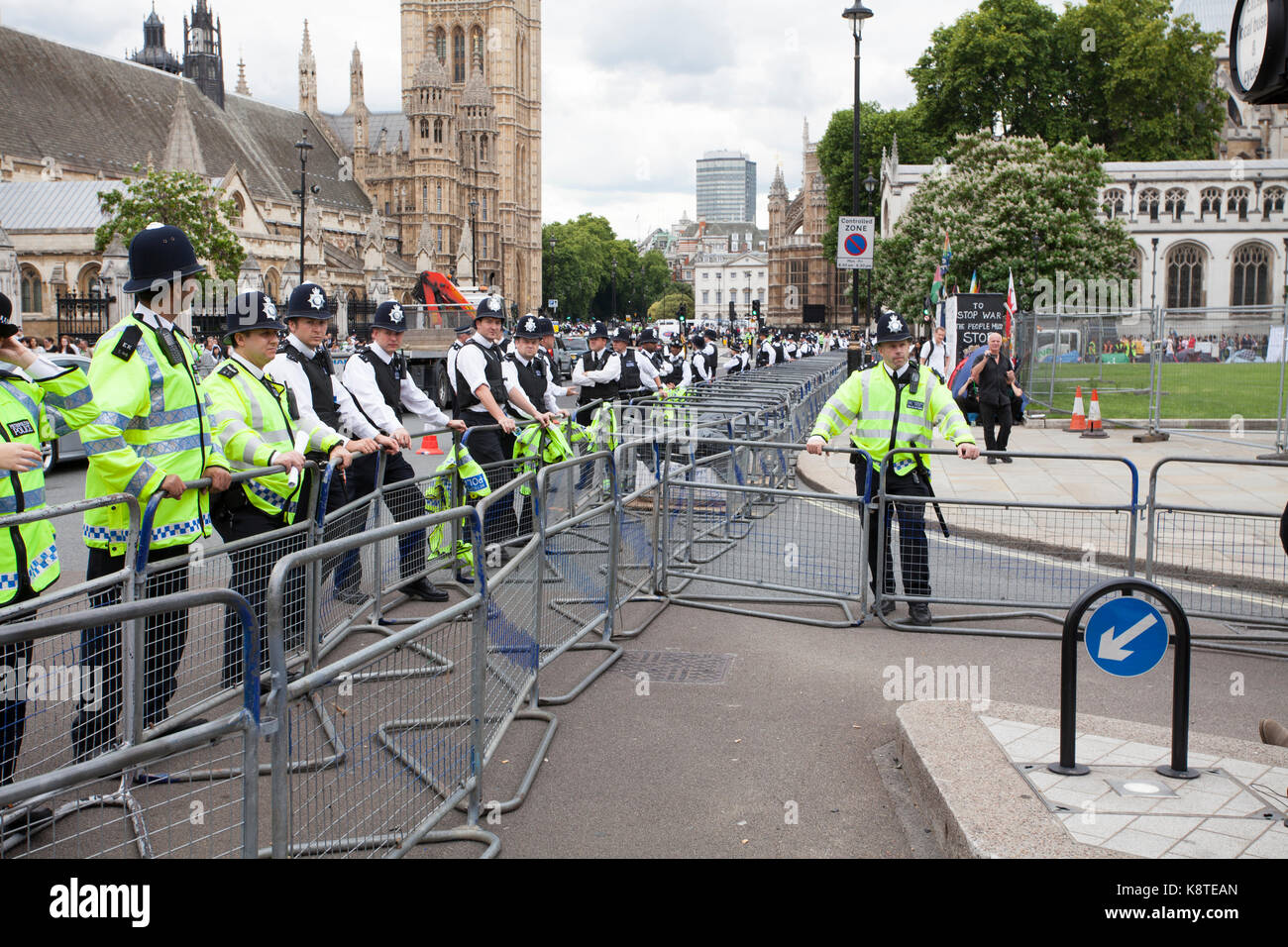 Metropolitan police helmet hi-res stock photography and images - Alamy
