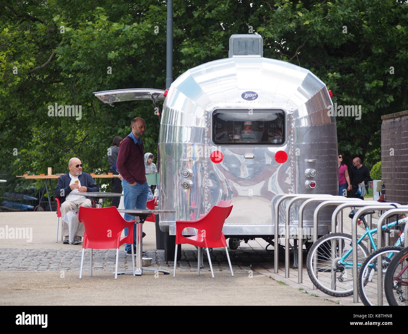 Caravan cafe hi-res stock photography and images - Alamy