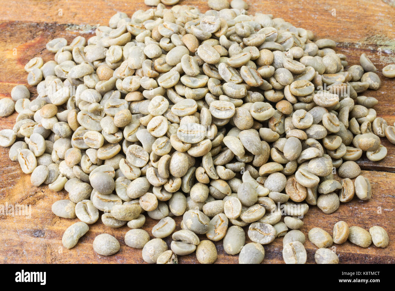 Raw Colombian Arabica coffee beans Stock Photo - Alamy