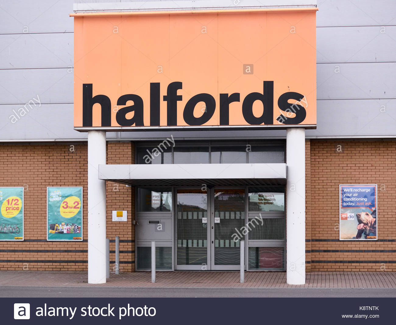 Halfords Logo High Resolution Stock Photography and Images - Alamy
