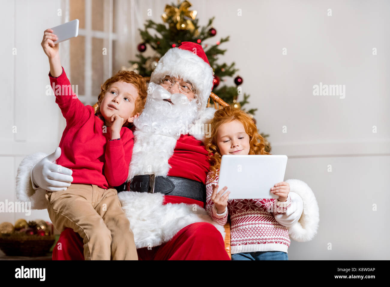 kids using digital devices Stock Photo - Alamy