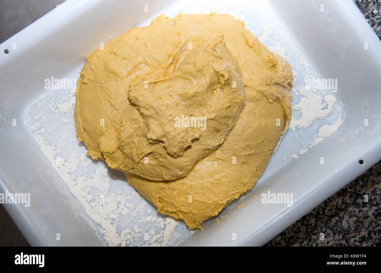 Cake rising oven hi-res stock photography and images - Alamy