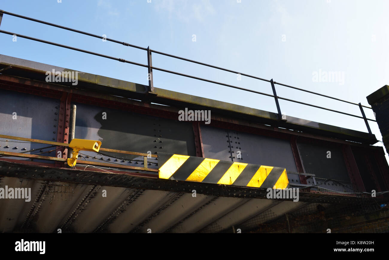 Old Bridge Height Sign High Resolution Stock Photography and Images - Alamy