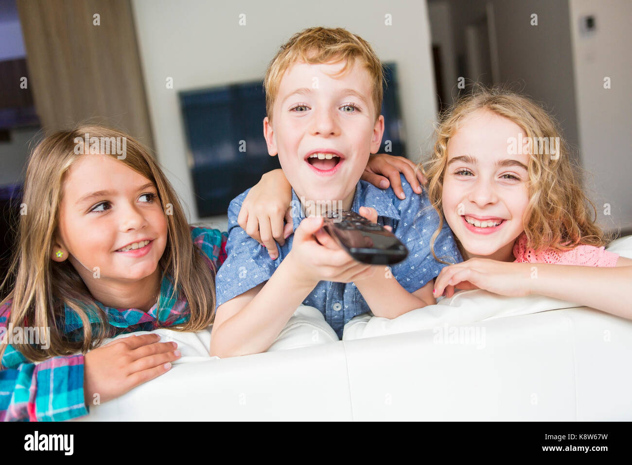 child watching TV at home Stock Photo - Alamy