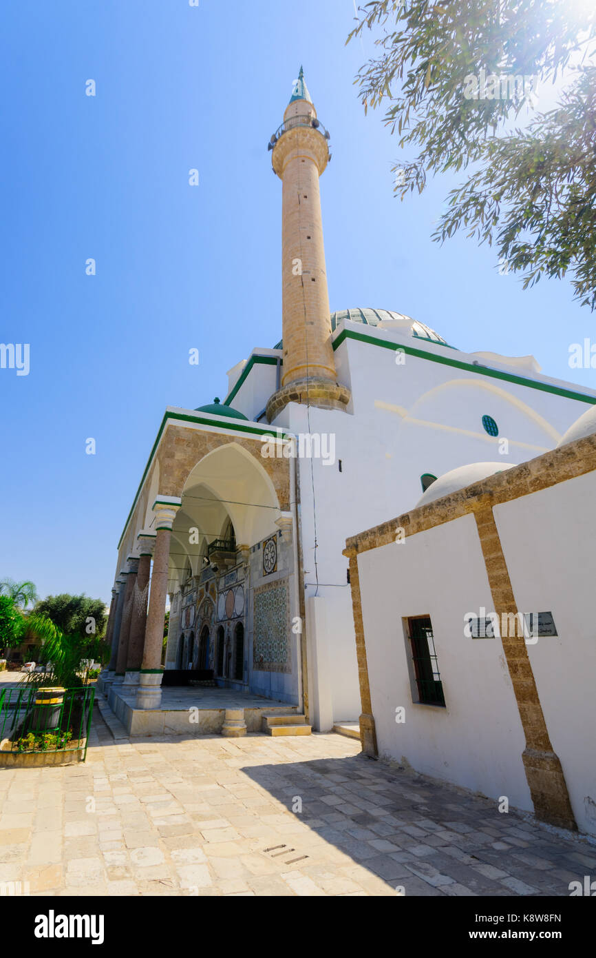 View of the El-Jazzar Mosque (the white mosque) in Acre (Akko), Israel ...