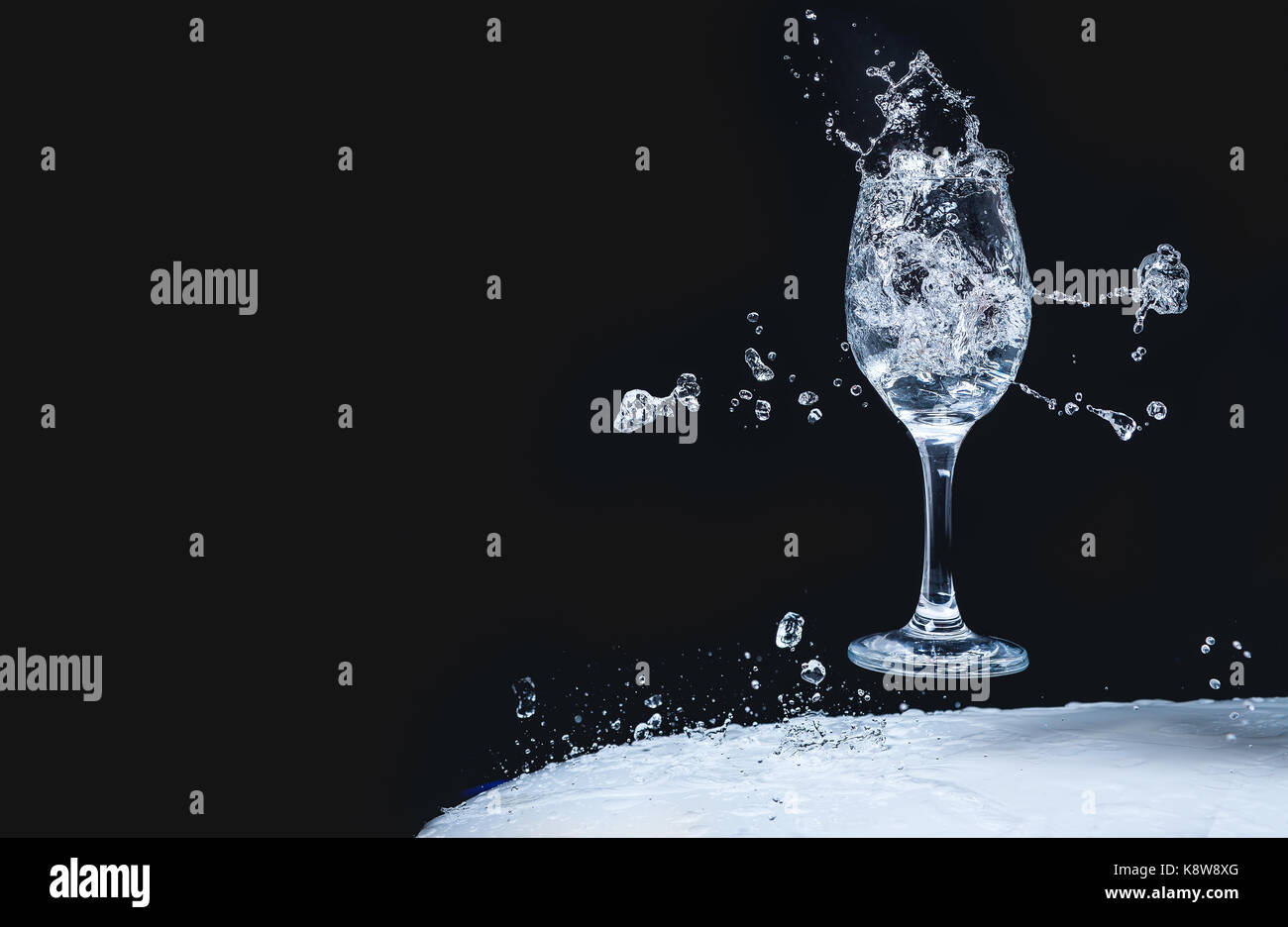 Splashed glass hi-res stock photography and images - Alamy