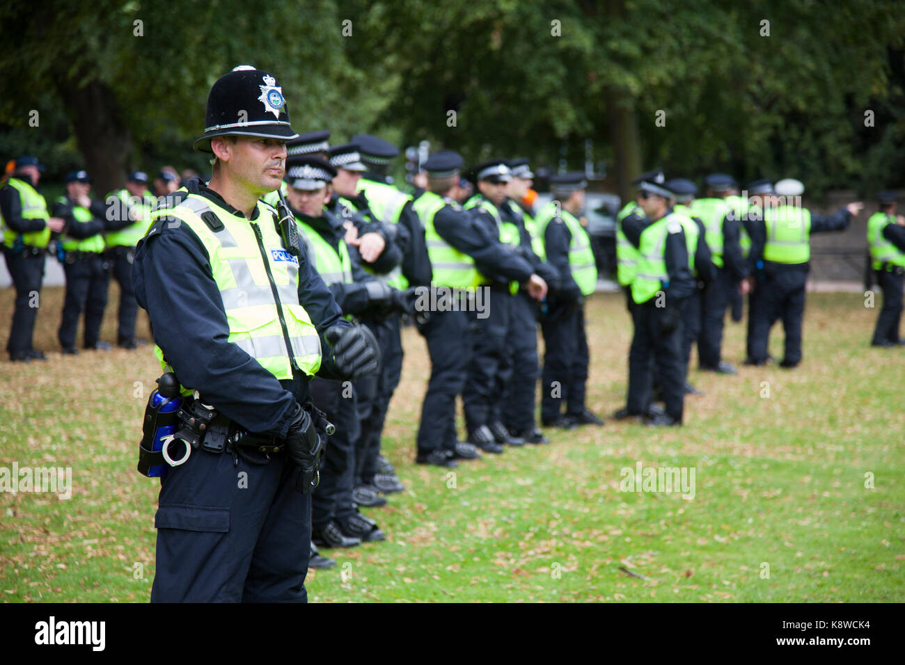 Group of police officers standing hi-res stock photography and images ...