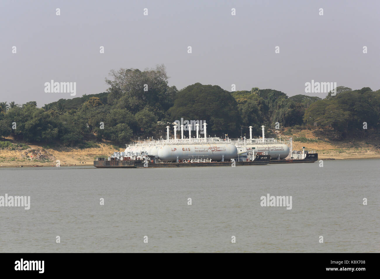 Liquid gas transport barge hi-res stock photography and images - Alamy