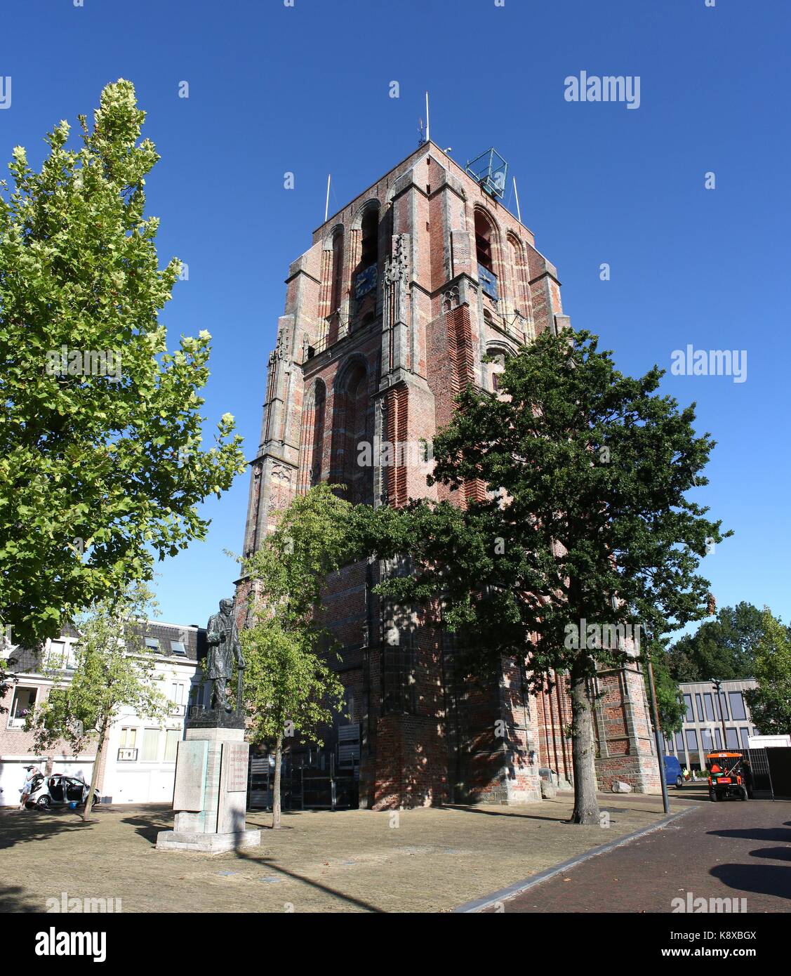 Oldehove leaning tower leeuwarden friesland hi-res stock photography ...