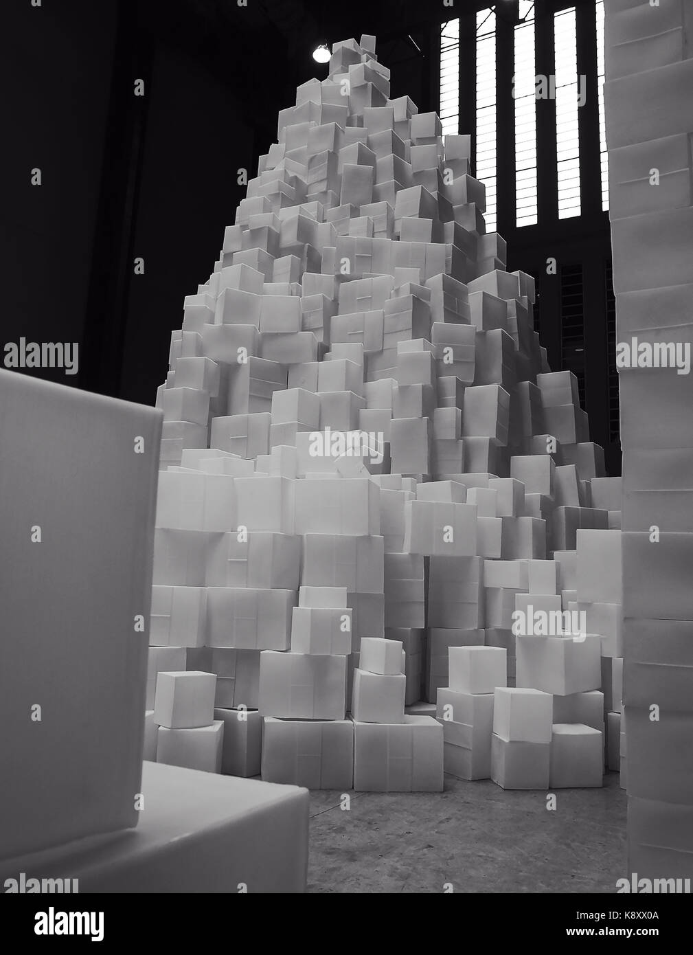 Embankment by Rachel Whiteread, Turbine Hall - Tate Modern Art Gallery ...