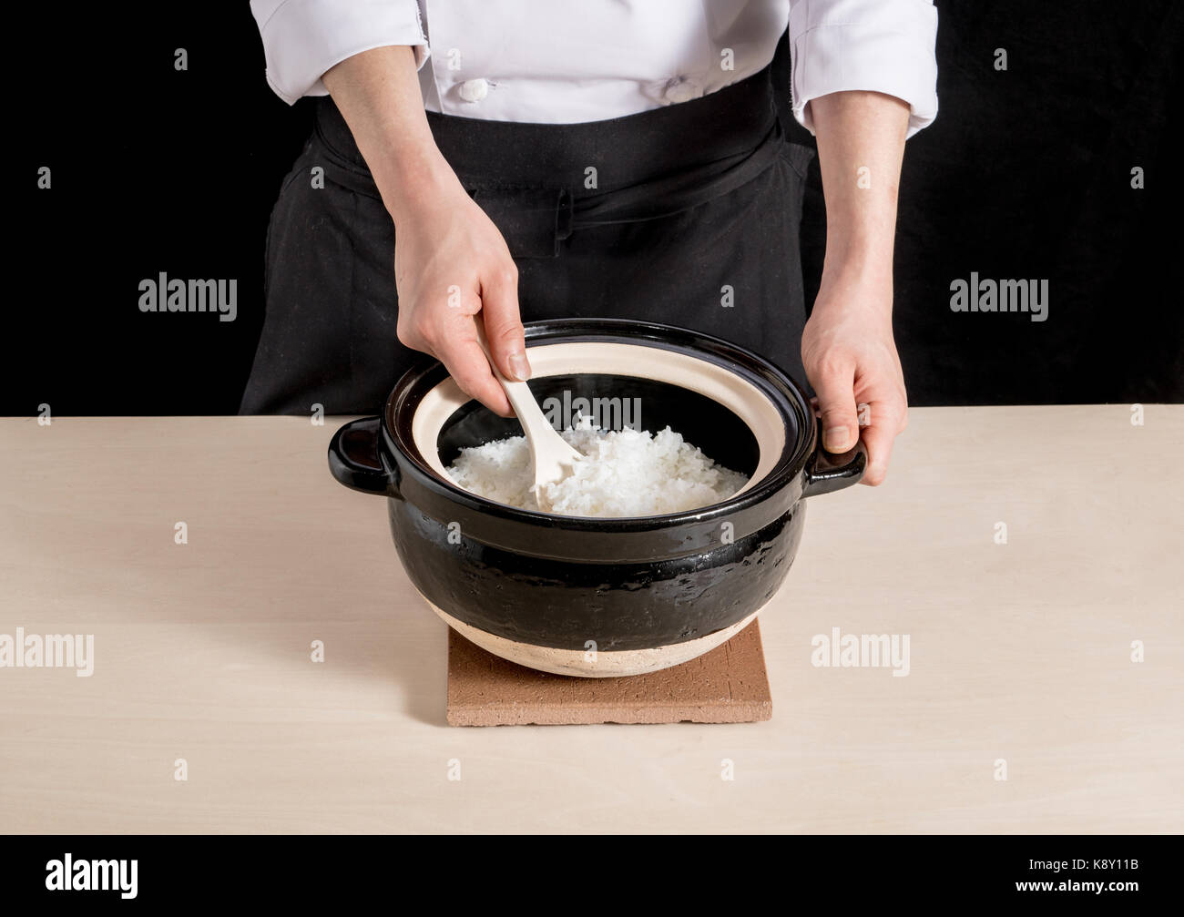 Japanese rice cooked in a ceramic pot Stock Photo - Alamy
