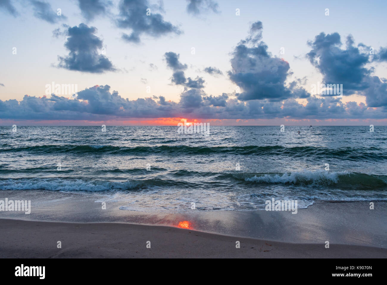 Wavesglowing hi-res stock photography and images - Alamy