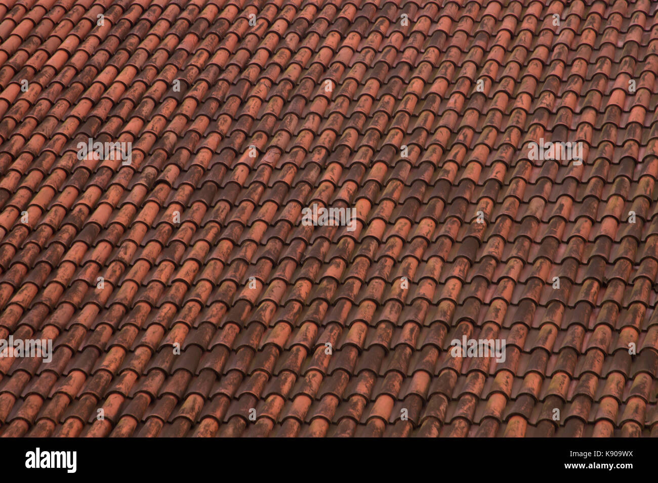 red tile roof texture background Stock Photo - Alamy