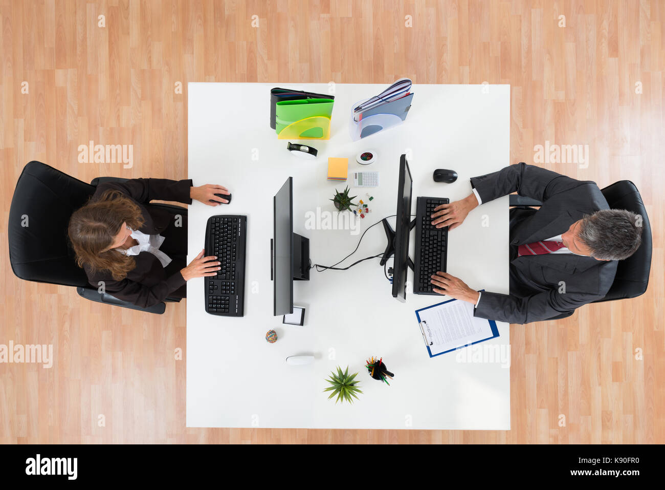 Work working computers hi-res stock photography and images - Alamy