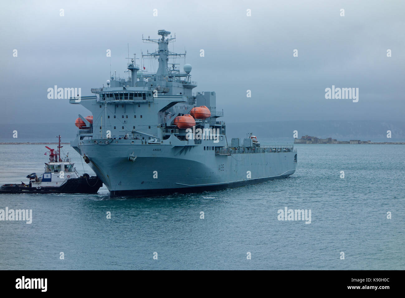 Royal fleet auxilliary vessel hi-res stock photography and images - Alamy