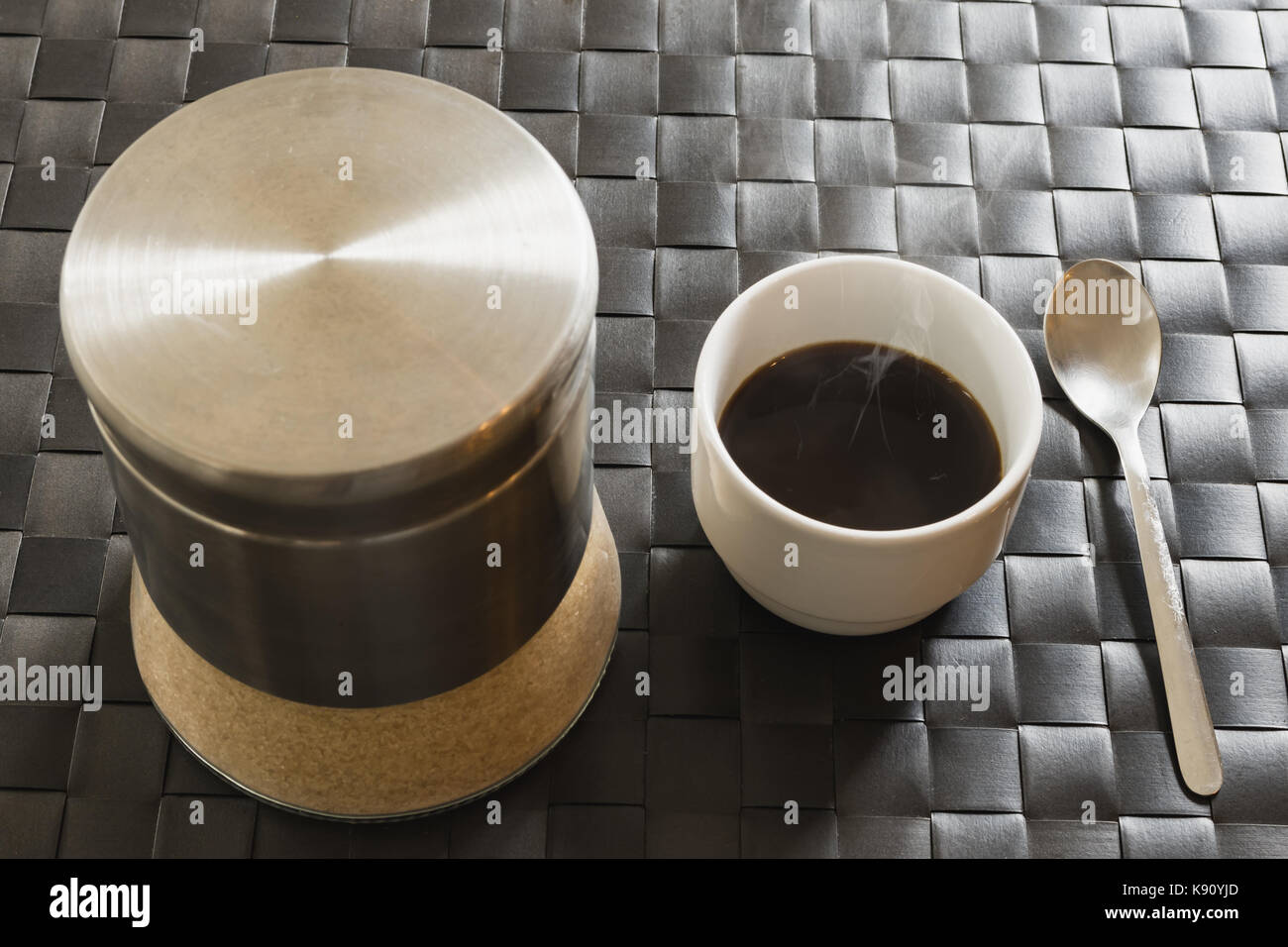 coffee cup and cane sugar Stock Photo - Alamy