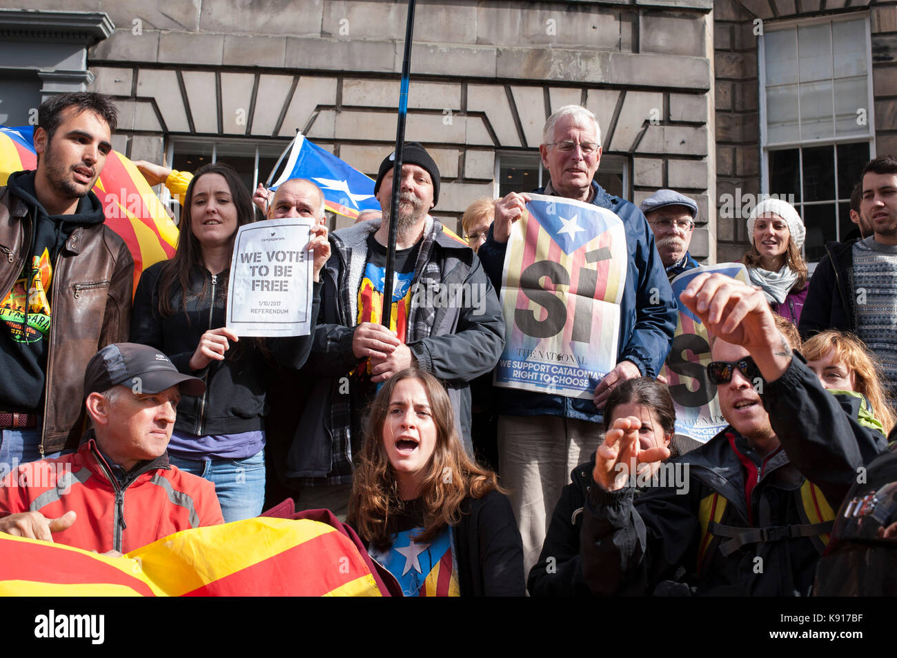 Edinburgh, UK. 21st Sep, 2017. People protest in front of Spanish ...