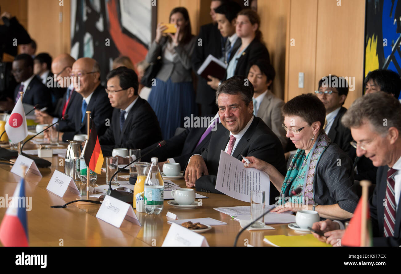 Disarmament conference hi-res stock photography and images - Alamy