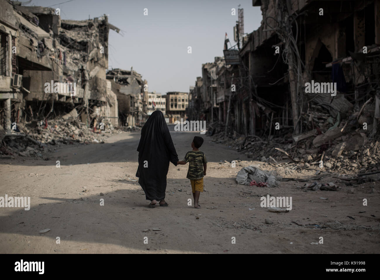 Heavy street fighting hi-res stock photography and images - Alamy