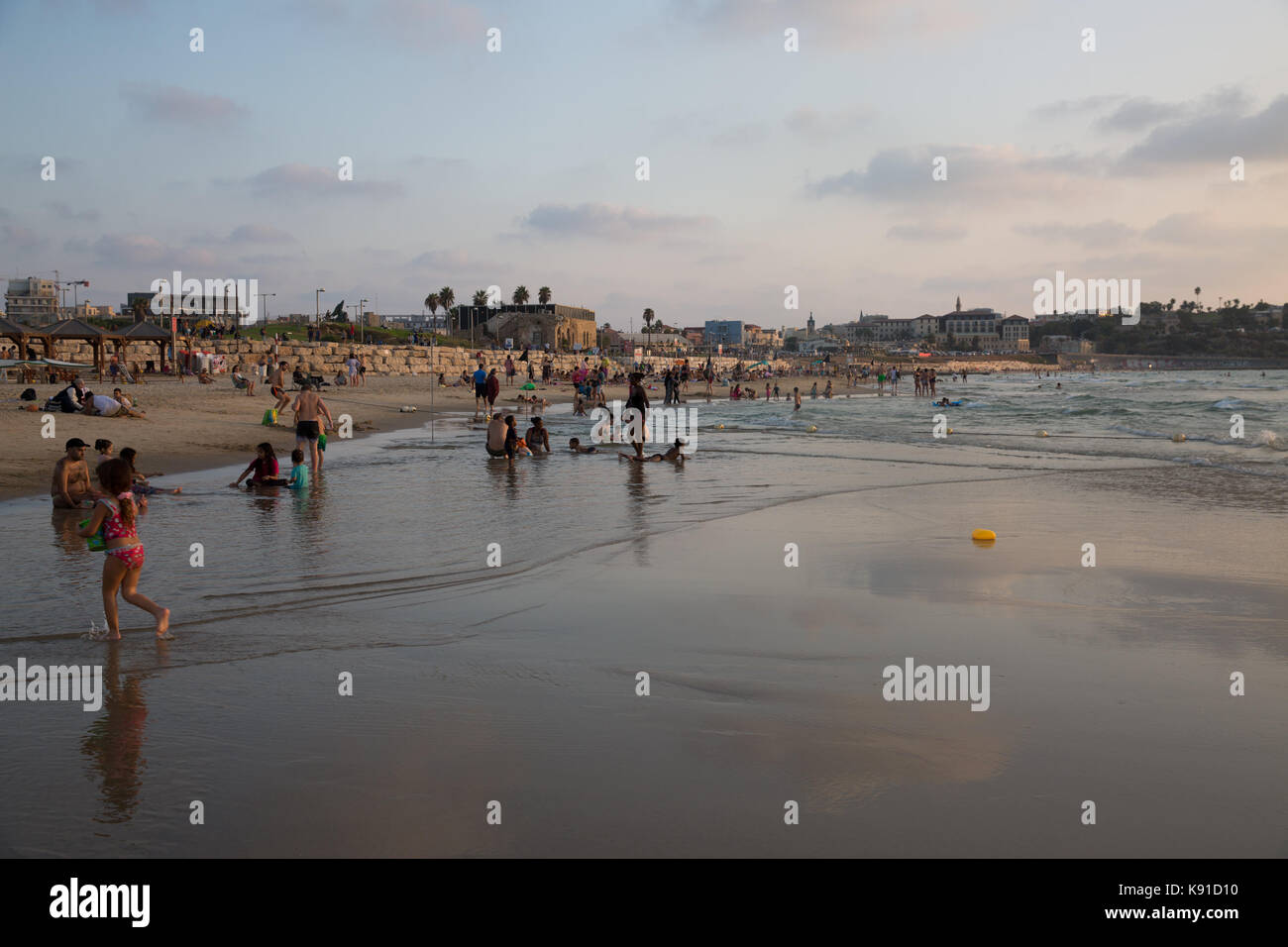 Tel Aviv, Israel. 21st Sep, 2017. People enjoy themselves on a beach ...