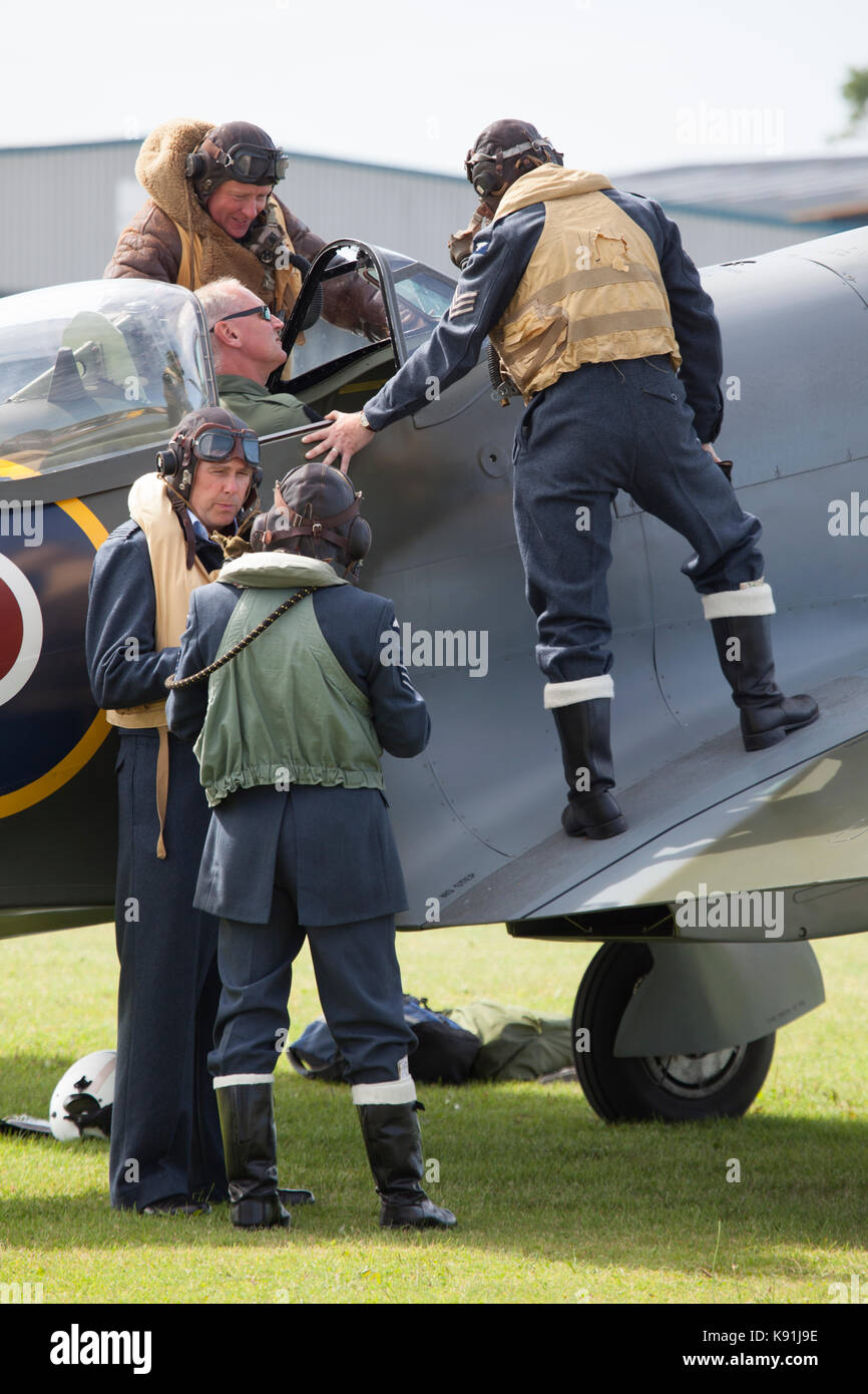 Aircrew ww2 hi-res stock photography and images - Alamy