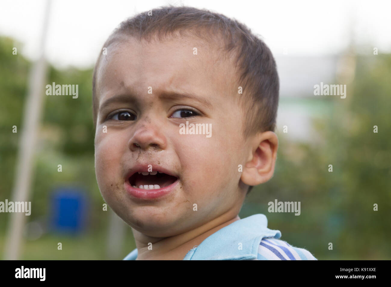 Mother son toddler hug sad hi-res stock photography and images - Alamy