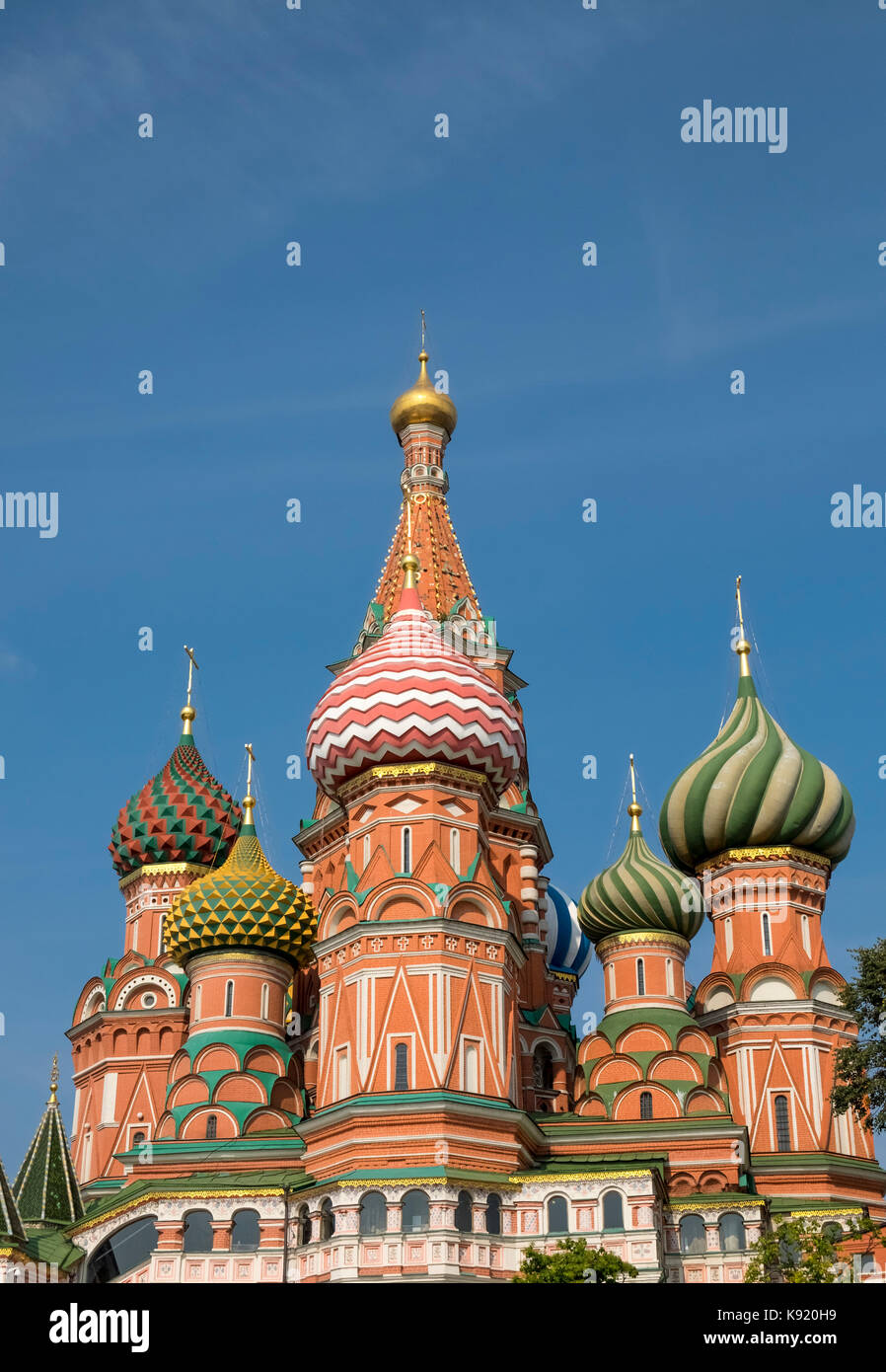 Cuppolas and turrets of Saint Basils Cathedral, Red Square, Moscow ...