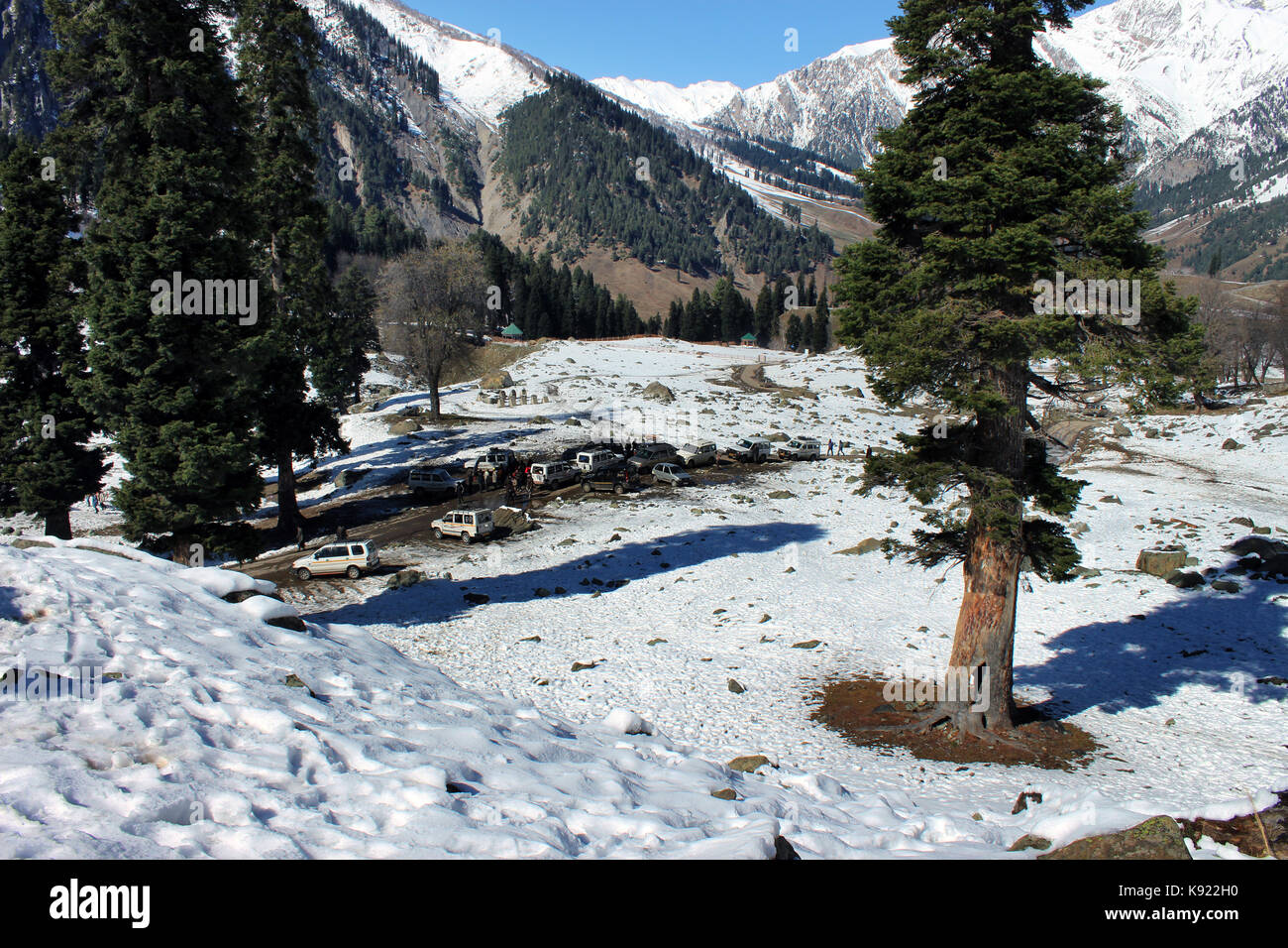 Winter snow mountain valley, Sonmarg in Kashmir, India Stock Photo - Alamy