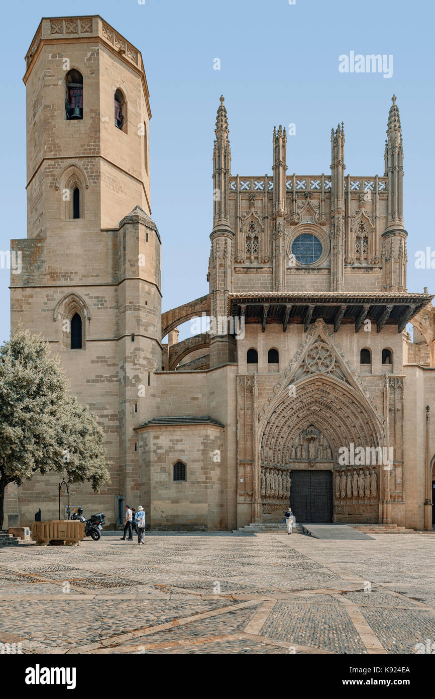 Huesca cathedral tower aragon hi-res stock photography and images - Alamy