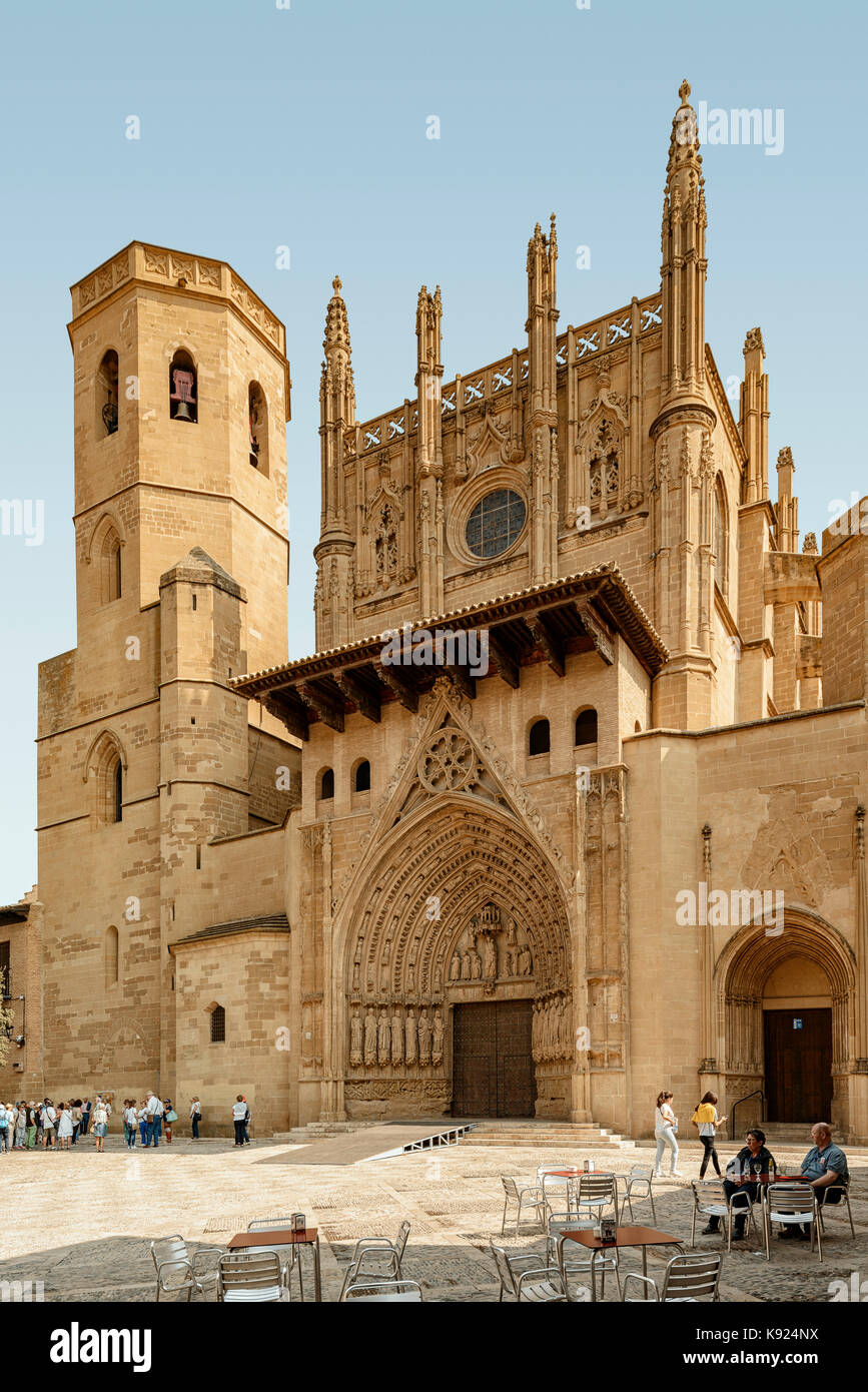 Huesca cathedral tower aragon hi-res stock photography and images - Alamy
