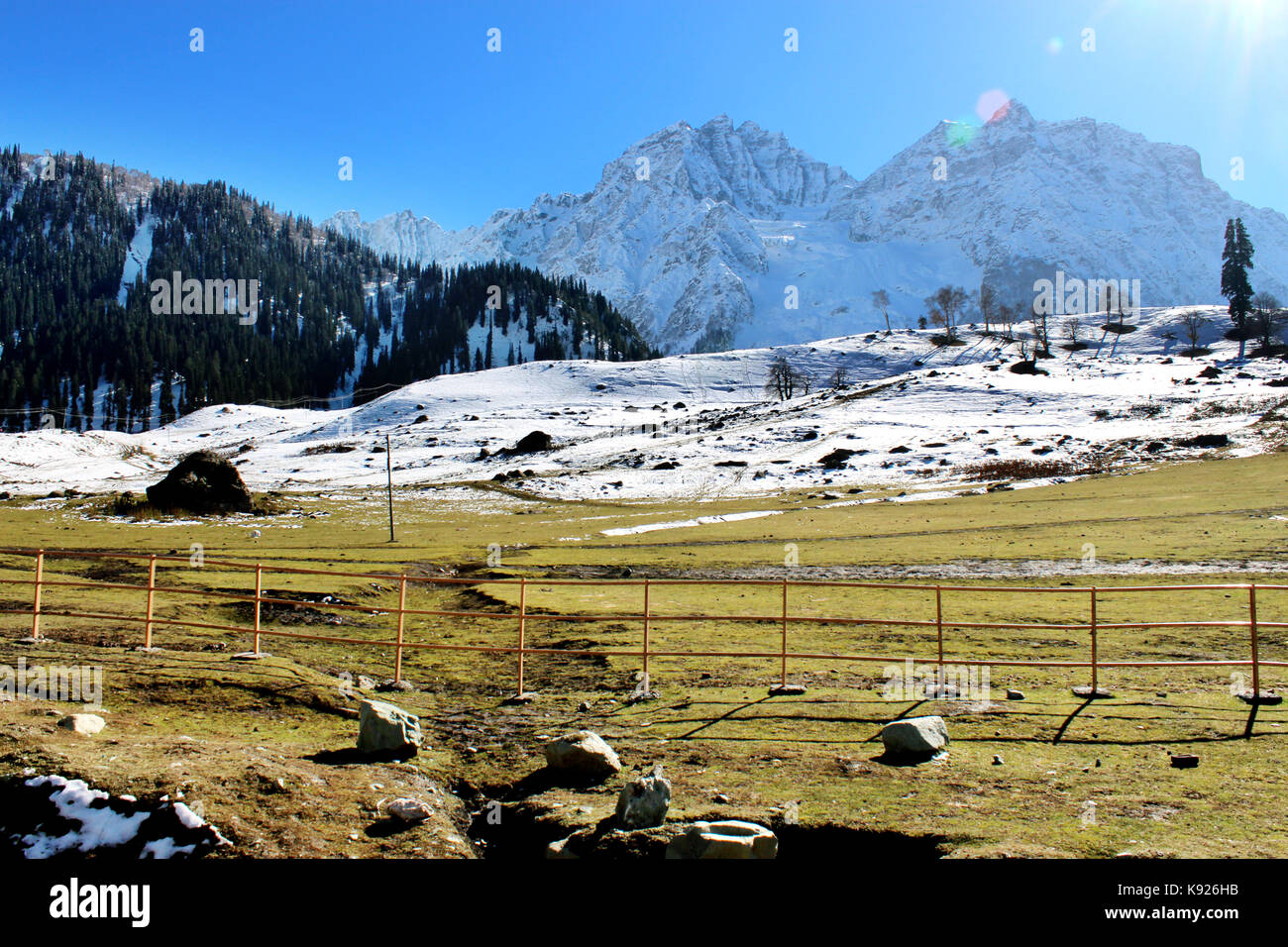 Winter snow mountain valley, Sonmarg in Kashmir, India Stock Photo - Alamy