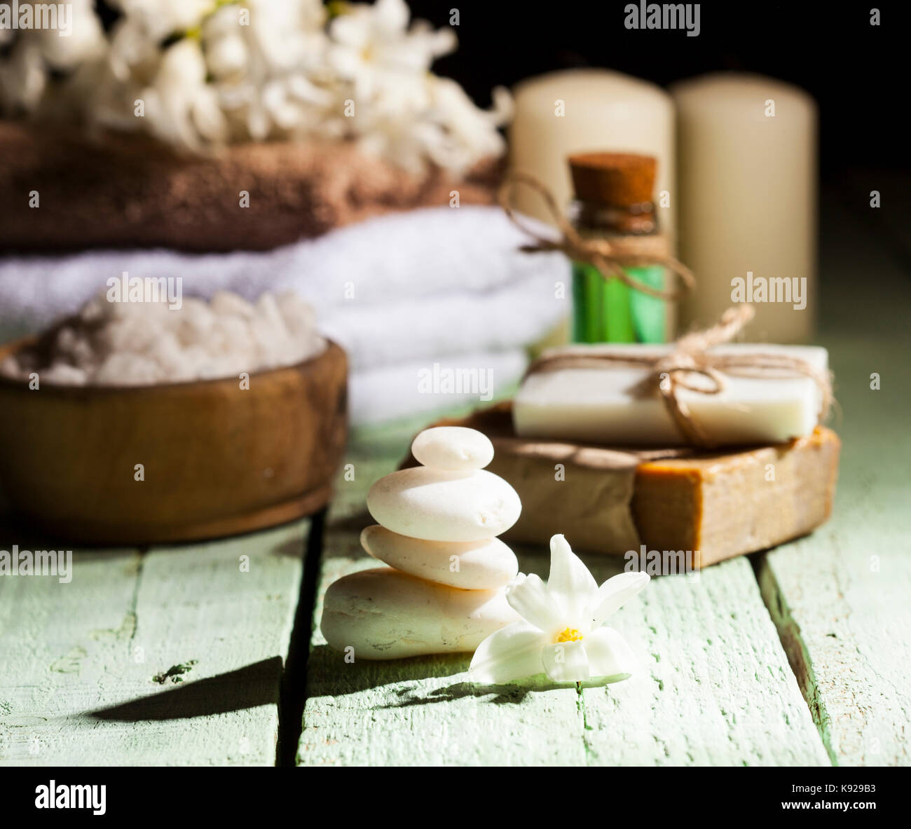 Spa background in the range of white and brown Stock Photo - Alamy
