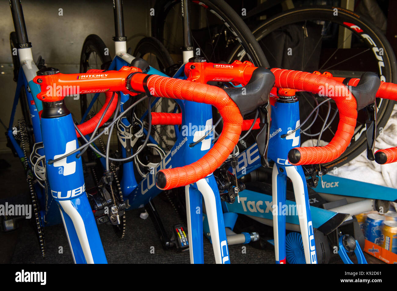 Professional cycle racing hi-res stock photography and images - Alamy