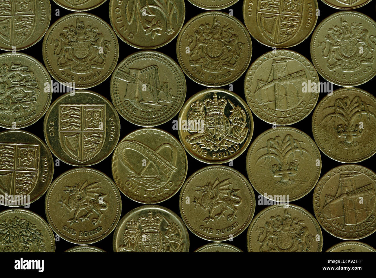 Old style One Pound Coins Ceases to be legal tender after 15th October ...