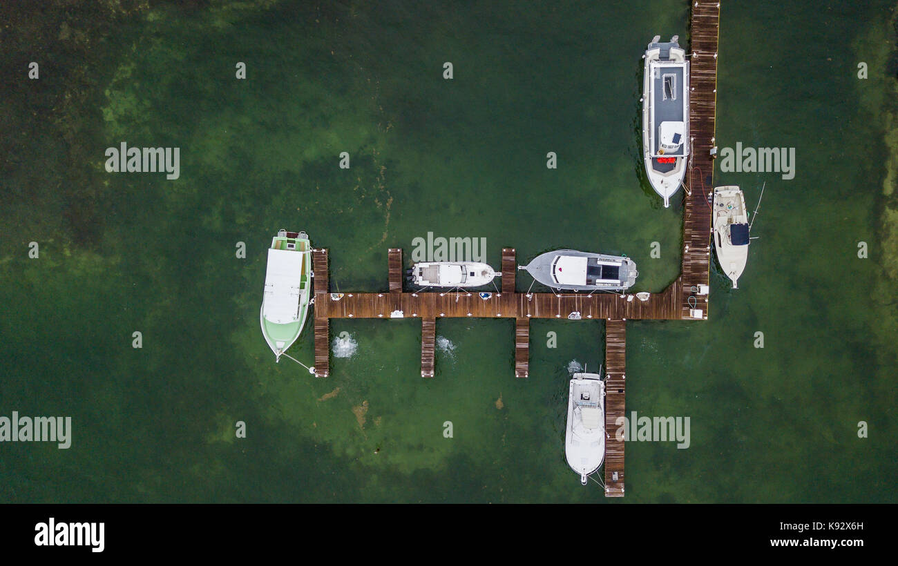 Aerial view of boats hi-res stock photography and images - Alamy