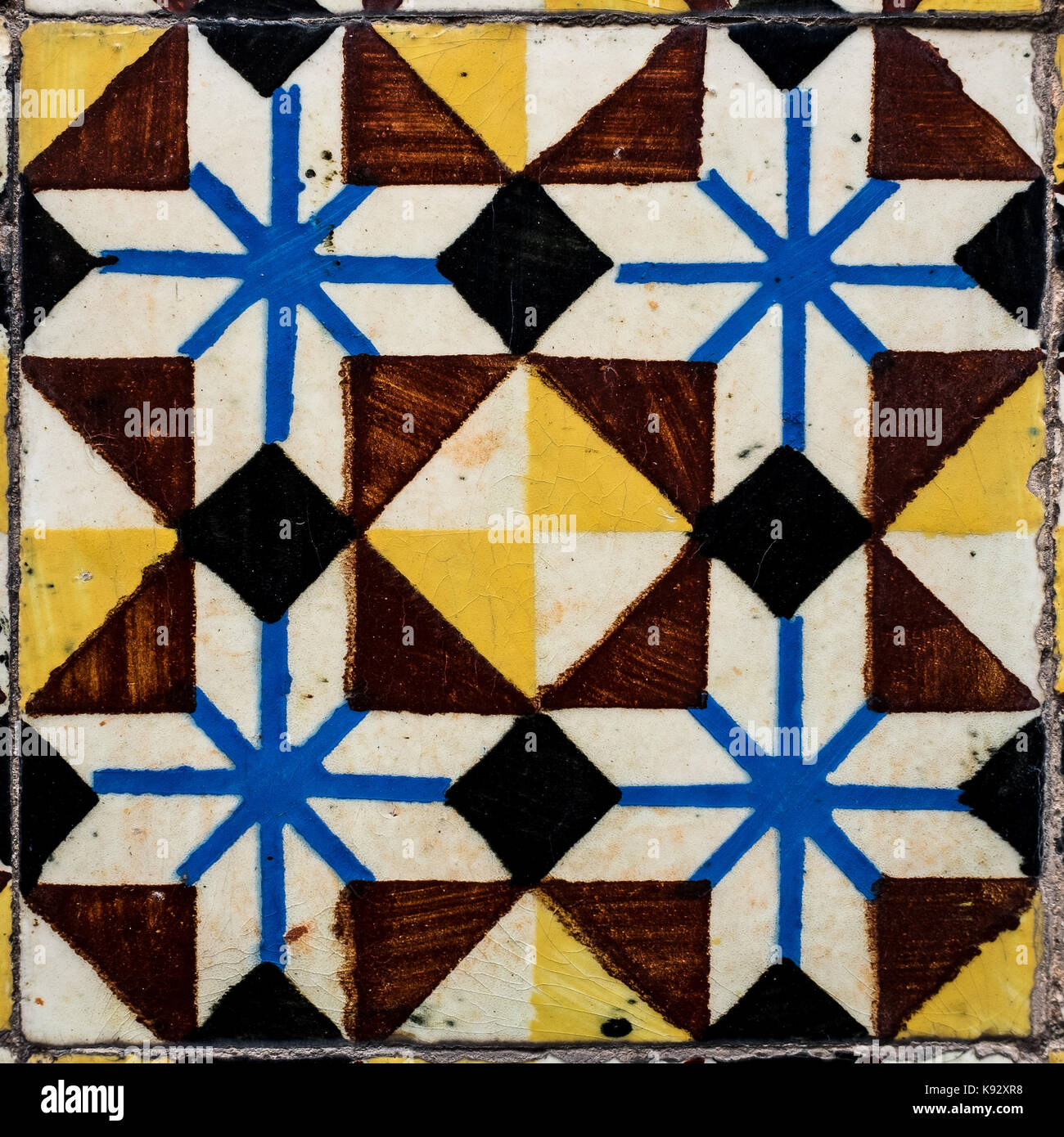 Captures of real Portuguese tiles while I walk along the streets of ...