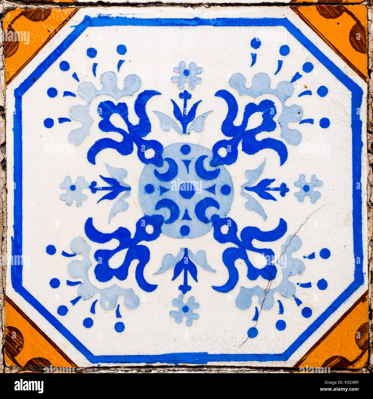 Captures of real Portuguese tiles while I walk along the streets of ...