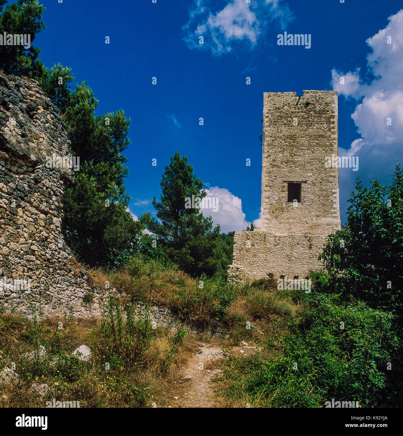 Popoli hi-res stock photography and images - Alamy