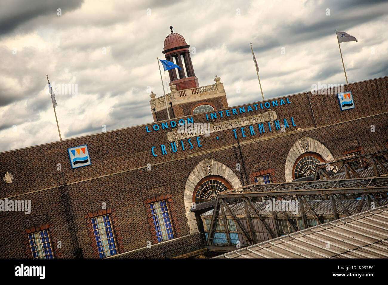 Tilbury cruise terminal hi-res stock photography and images - Alamy