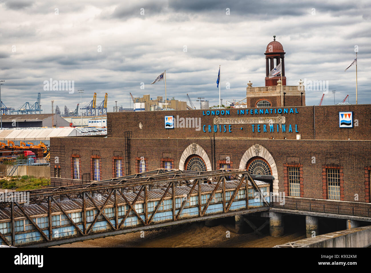 London cruise terminal tilbury hi-res stock photography and images - Alamy