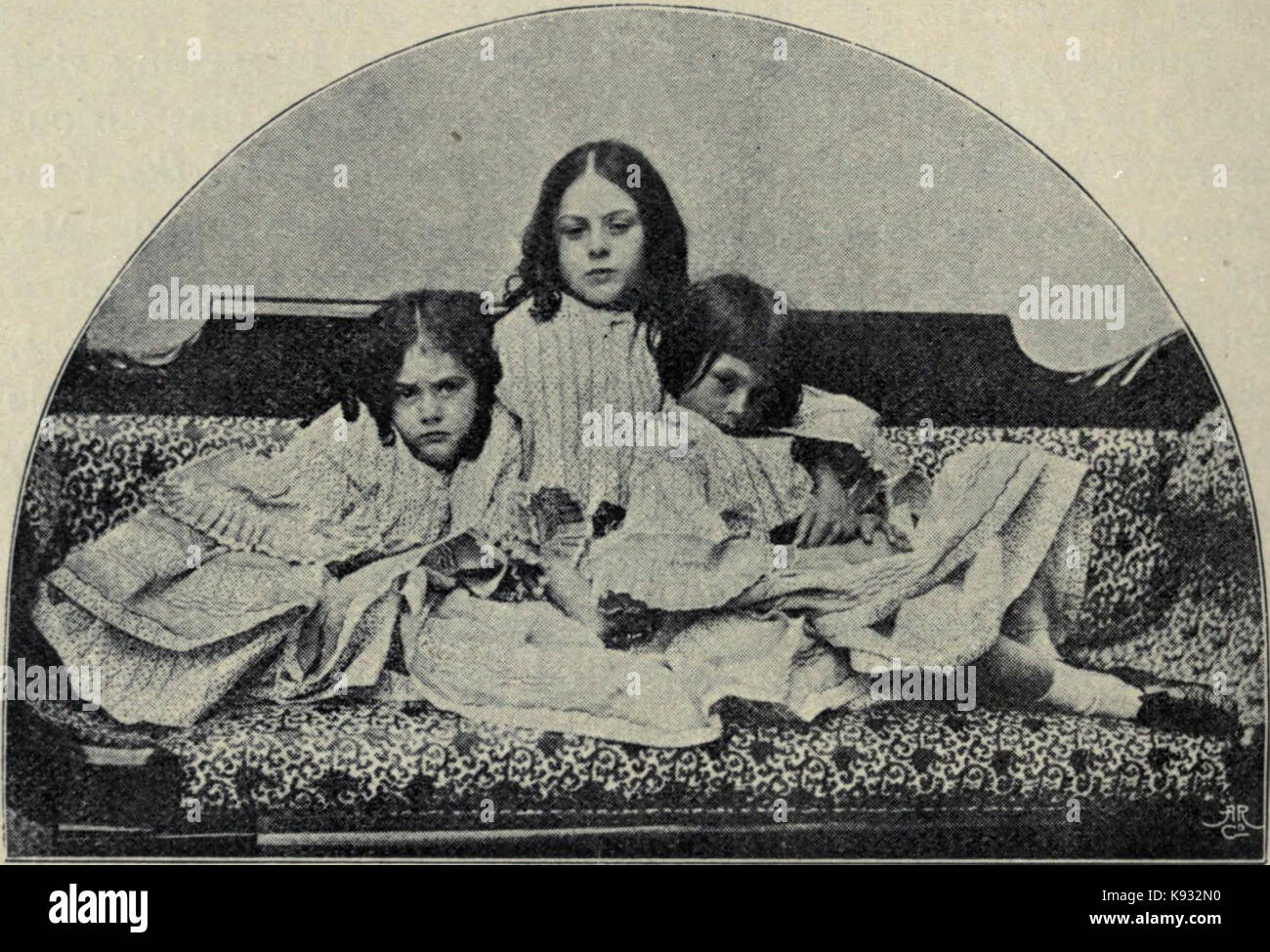 Lorina, Edith, and Alice Liddell p94 Stock Photo - Alamy