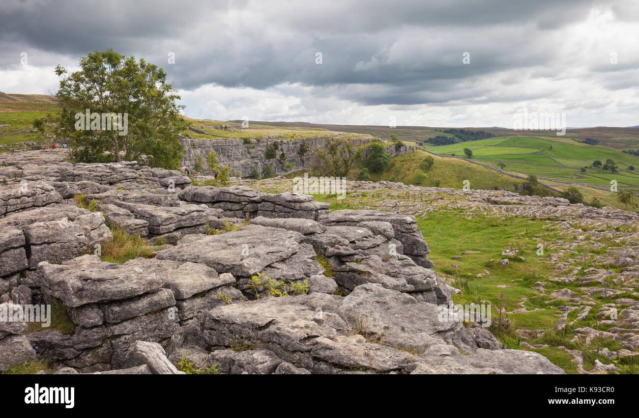 Malham Cove, Yorkshire Dales National Park, England Stock Photo - Alamy
