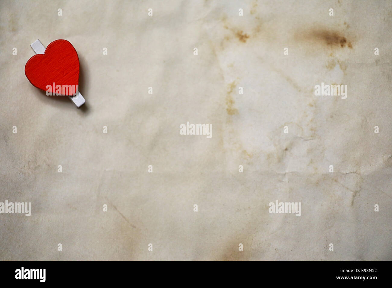 white sheet paper love notes and heart shape Stock Photo - Alamy
