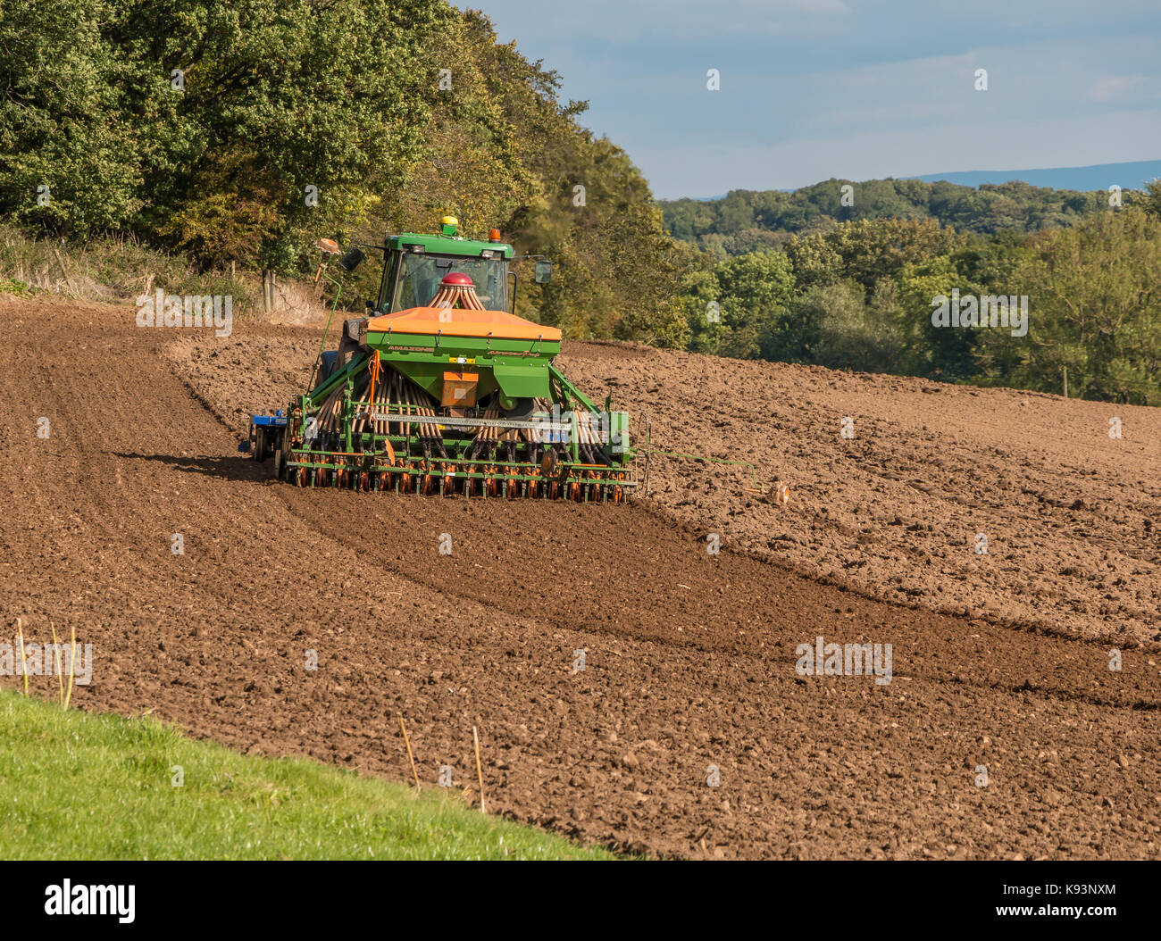 September farming uk tractor hi-res stock photography and images - Alamy