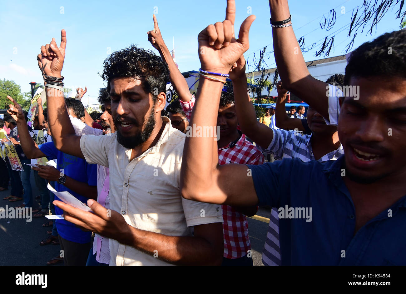Sri lankan university students hi-res stock photography and images - Alamy