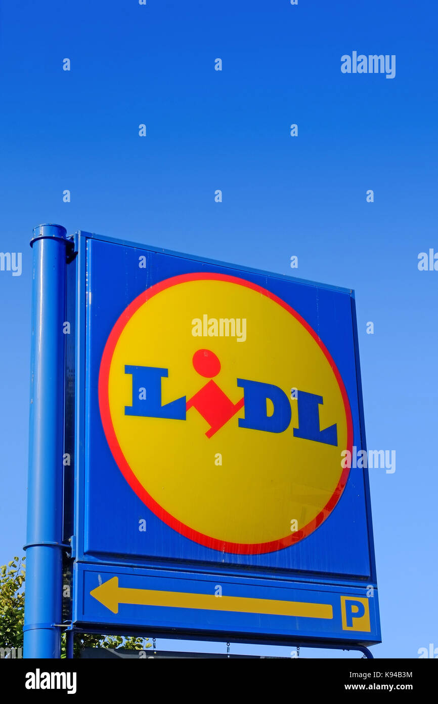 Lidl budget supermarket sign against a blue sky Stock Photo - Alamy