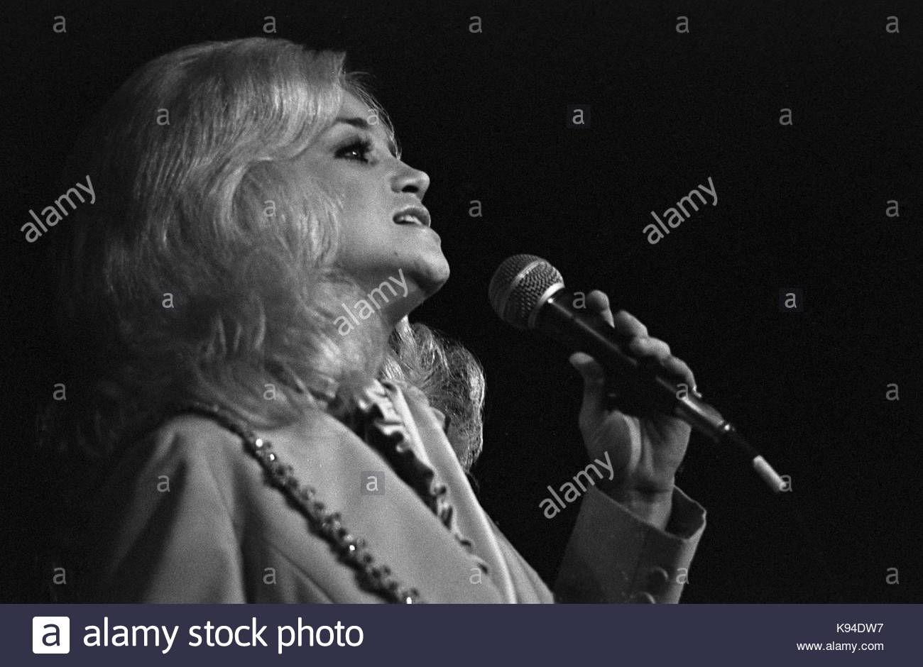 Barbara Mandrell Stock Photos & Barbara Mandrell Stock Images - Alamy
