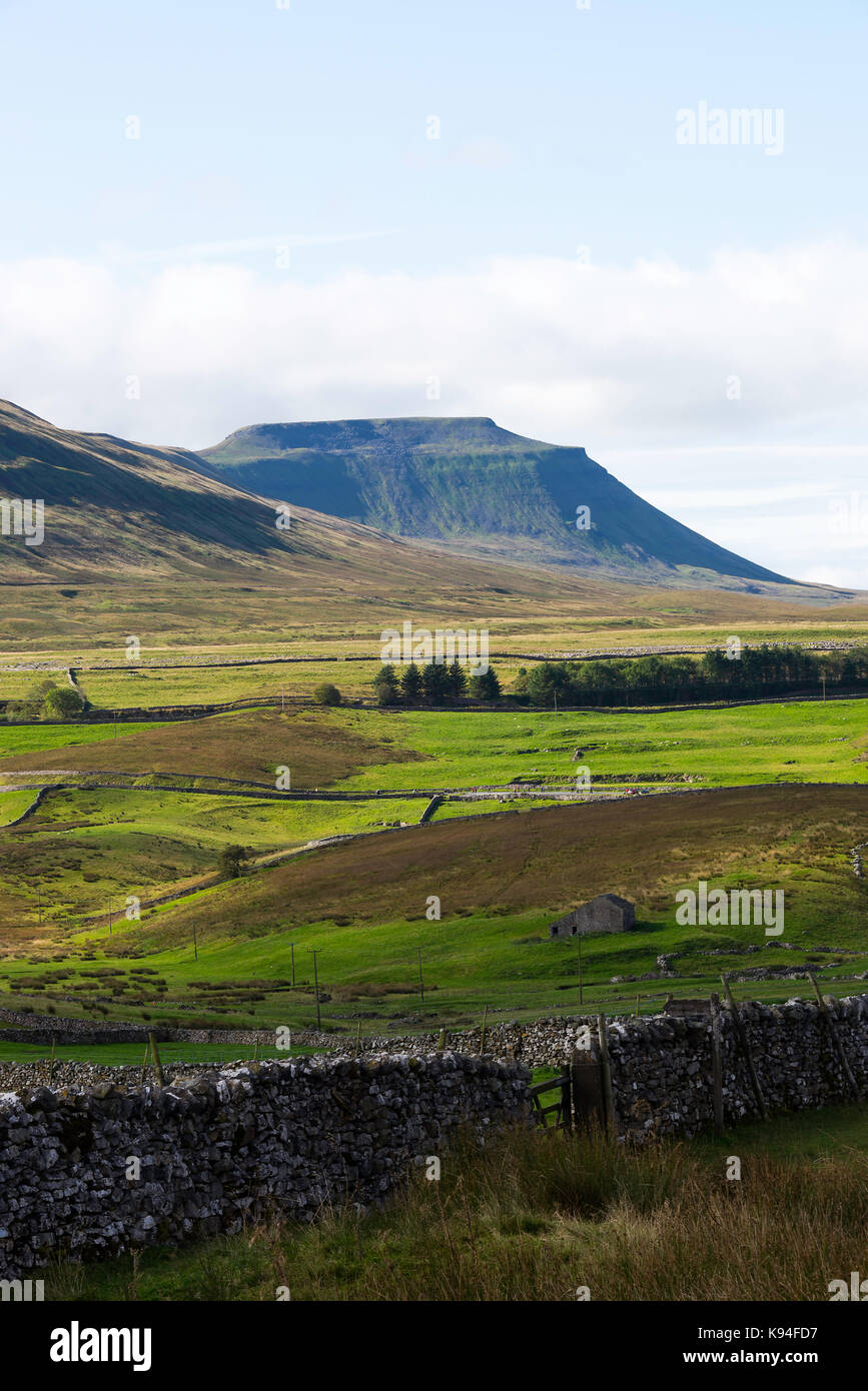 Three peaks of yorkshire hi-res stock photography and images - Alamy